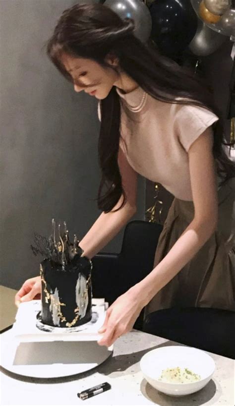 ปักพินโดย Princess Dreamscape ใน Princess Touch คนสวย ผู้หญิง ชุดแฟชั่น