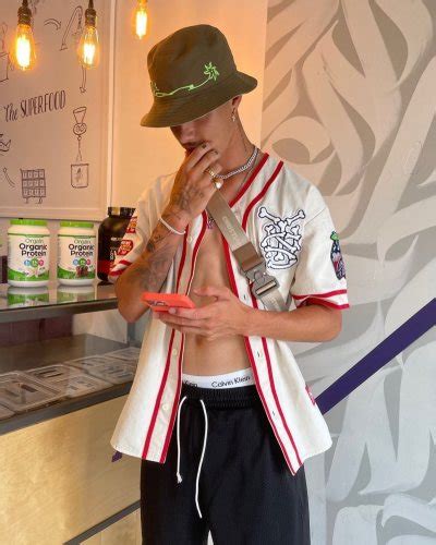 Romeo Tumbex