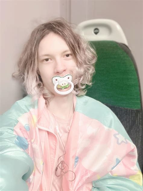 Hehe Smol Kitty Yui On The Choochoo°₊·ˈ∗ ॣ̶᷇ᗢ
