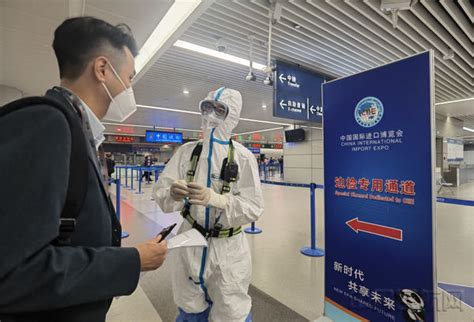 边检部门保障澳门经贸代表团自浦东机场抵沪参加进博 中国民航网