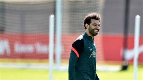 صلاح يكشف تطورات تجديد عقده مع ليفربول