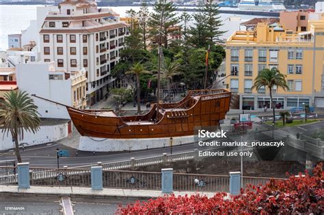 플라자 드 라 알라메다에 재건 선박에서 해양 박물관 해군 산타 크루즈 섬 라 팔마 카나리아 제도 스페인의 수도 0명에 대한 스톡 사진 및 기타 이미지 Istock