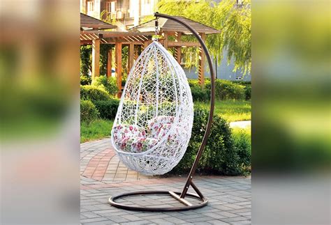 Защо да обзаведете откритите площи с градинска люлка или хамак България Над Всичко