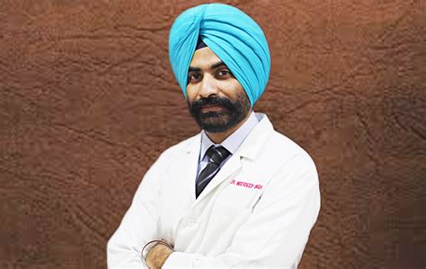 About Dr Inderdeep Singh