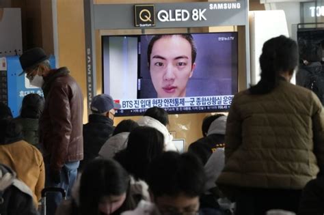 Jin Bts Wamil Hari Ini Apa Itu Wamil Mengapa Warga Korsel Harus Wamil