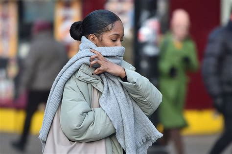 icy arctic blast to hit uk amid 9c mercury plunge