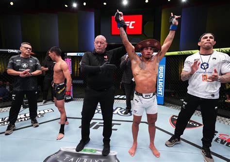 Igor Severino é demitido do UFC após morder André Mascote em luta