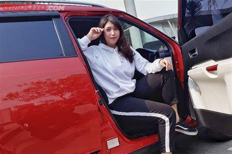 Cewek Ini Protes Perempuan Dianggap Suka Nyetir Sembarangan