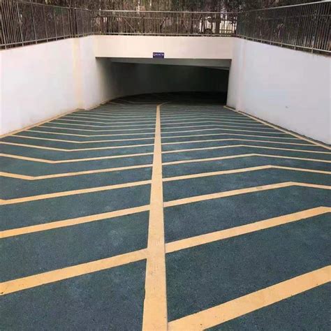 防滑坡道地坪材料 地下车库出入口无震动防滑道施工 产品关键词 车库入口防滑地坪材料