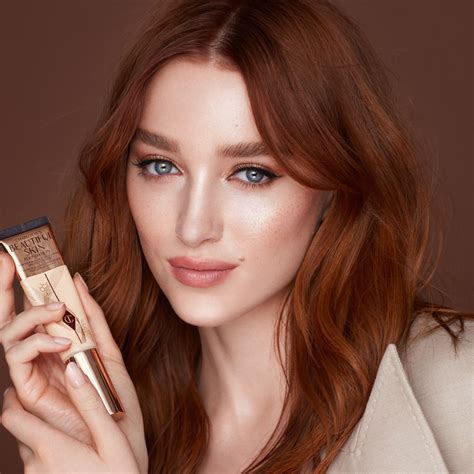 1280x1280 Resolution Phoebe Dynevor Actress 2022 1280x1280 Resolution