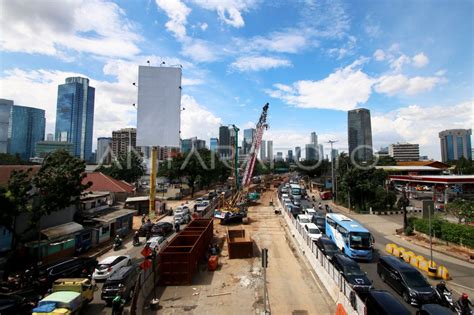 Pembangunan Underpass Mampang Antara Foto