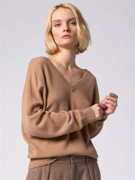Lilou V Neck Cashmere Sweater At Equipment