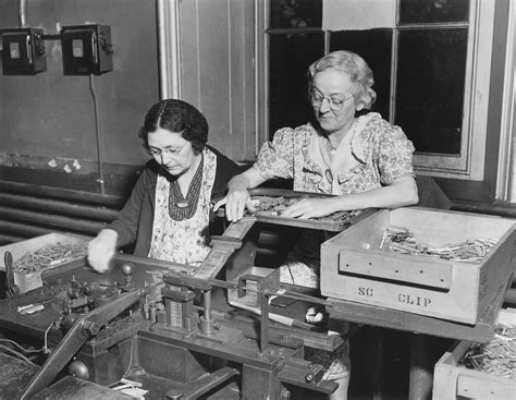 Women Workers At Wwii Ammunition Plant Women Of World War Ii