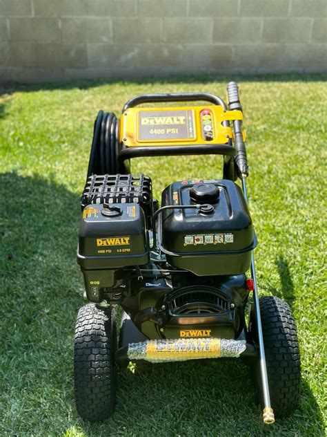 Dewalt 4400 Psi 40 Gpm Gas Cold Water Pressure Washer With Dewalt For
