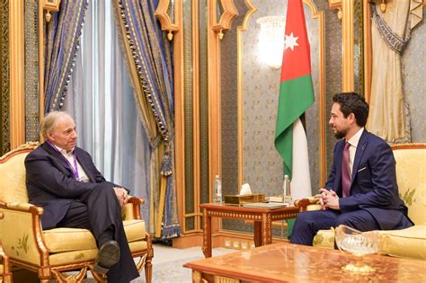 رؤيا الإخباري ولي العهد يلتقي في الرياض رؤساء تنفيذيين ومؤسسي شركات