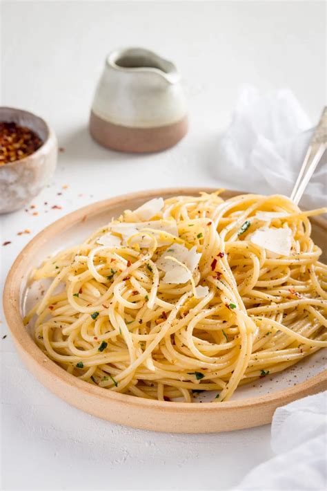 Spaghetti Aglio E Olio Nickys Kitchen Sanctuary