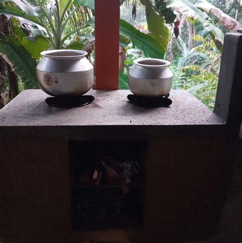 ගෑස් ලිප වෙනුවට දර ලිප