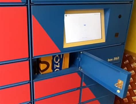 Может ли забрать заказ на Озон другой человек?