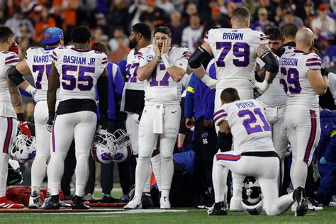 Nfl Players Sports World React To Damar Hamlins Injury The