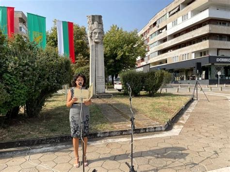 Отдаваме почит пред живота и делото на Никола Войводов снимки