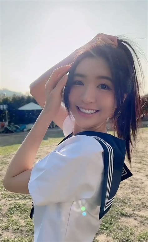 大馬國民女友吸8萬粉絲搶朝聖 9秒學生妹影片曝光