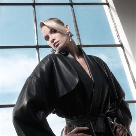 Janeta Samp Los Angeles Women One Management