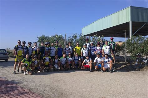 Asociación De Mtb El Trébol Dos Son Compañía Tres Son Multitud Y