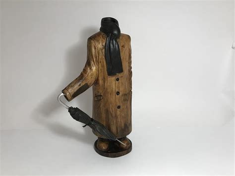 Колекційна статуетка людина невидимка статуетка з дерева фігурка з дерева скульптура з