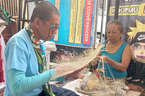 Disbudpar Kudus Berkomitmen Lestarikan Kerajinan Caping Kalo Antara News