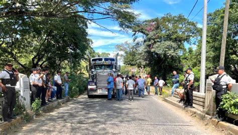 Bloqueo De Transportistas Guatemaltecos En Frontera La Hachadura TCS