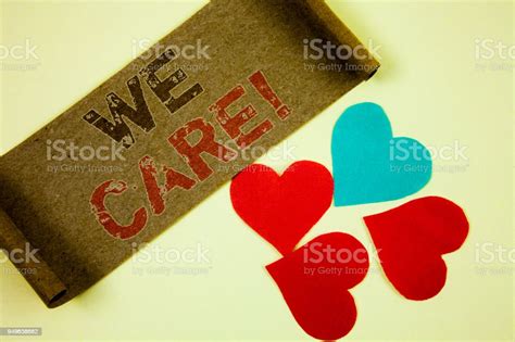우리가 관심 동기 호출을 보여주는 텍스트 기호 개념 사진에 게 사람들이 도움이 관심 지원 지원 개념에 대 한 정보 0명에 대한