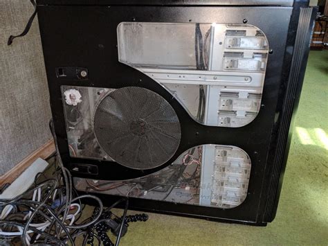 Компьютерный корпус Thermaltake Armor в дар (Москва). Дарудар