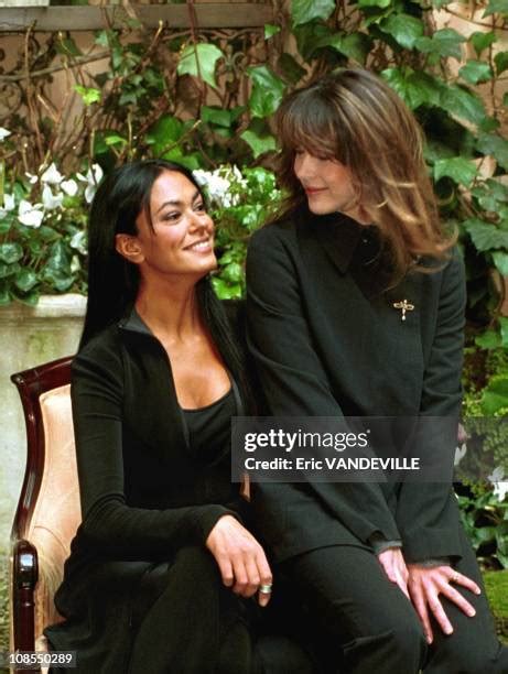 Sophie Marceau The World Is Not Enough Photos And Premium High Res