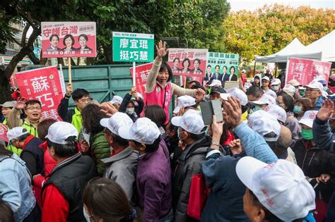 選前最後假日 蘇巧慧辦造勢懇託拜票圖 中央通訊社 Line Today