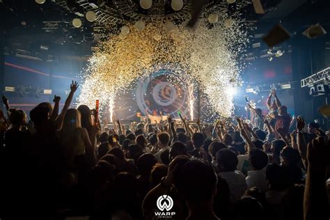 Shinjuku Warp Lady Free Drinks Hangout All Night Clubing Party Welcome Japan