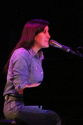 In City Winery Opener Vanessa Carlton Walks “a Thousand Miles” To