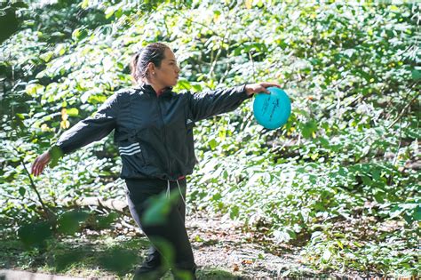Discraft Adds Vanessa Van Dyken Livewire Ultiworld Disc Golf