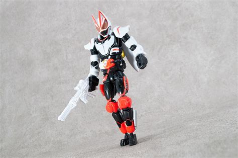『リボルブチェンジフィギュア仮面ライダーギーツ マグナムブーストセット』登場！ Bandai Toys