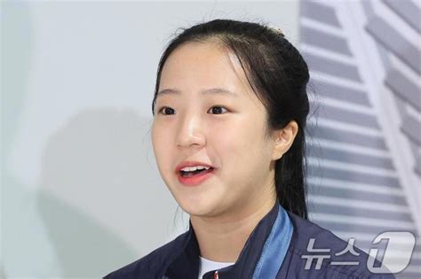 여자탁구 간판 삐약이 신유빈 세계랭킹 10위로 톱10 복귀