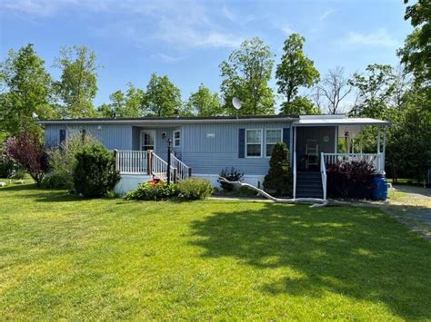 Chalet Northlander Extended Season Park Model Cottage Prince Edward County