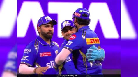 Hardik Pandya Rohit Sharmas Intriguing Post Match Moment Has Fans