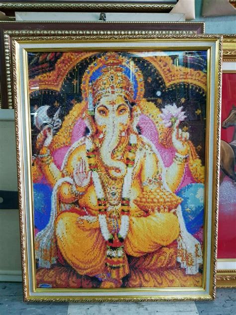 พระแม่ลักษมี เทวีแห่งความมั่งคั่งร่ำรวย และความรักที่บริบูรณ์ พระพิฆเนศ เทพแห่งความสำเร็จ ครอสติ