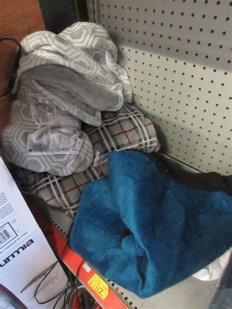 3 Assorted Heated Throw Blankets