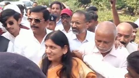 पैरोल पर जेल से बाहर निकले आनंद मोहन गेट पर पहले से थे बाहुबली समर्थक Bihar Jharkhand की