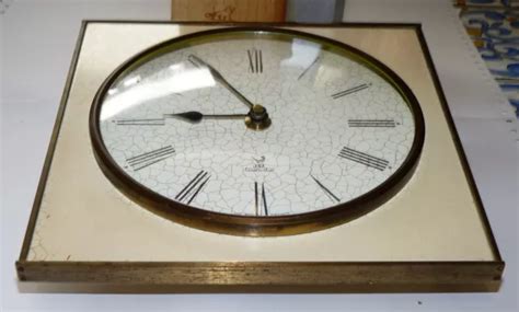 ANCIENNE PENDULE HORLOGE En Tole Jaz Transistor Lic Ato Fonctionne EUR