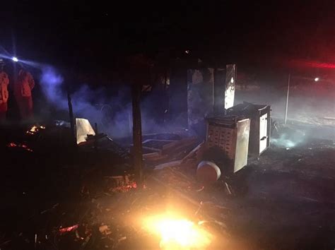 Bombeiros encontram corpo de homem carbonizado em incêndio no DF
