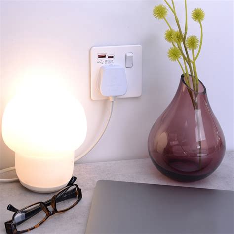 Slimline Screwless G Socket With Dual USB Quick Charger A Type A Type C See Switches