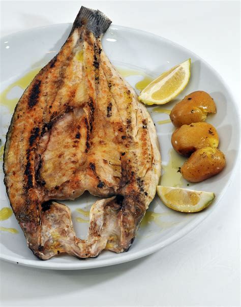 Peixe Grelhado Na Churrasqueira Nas Categorias Churraca Responsa