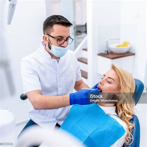 치과 에서 검사를 받는 치아를 가진 여성 치과에 대한 스톡 사진 및 기타 이미지 치과 치과 장비 치아 건강 Istock