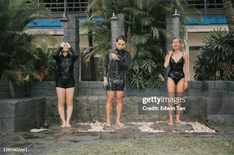 Girl Group Shower Photos And Premium High Res Pictures Getty Images